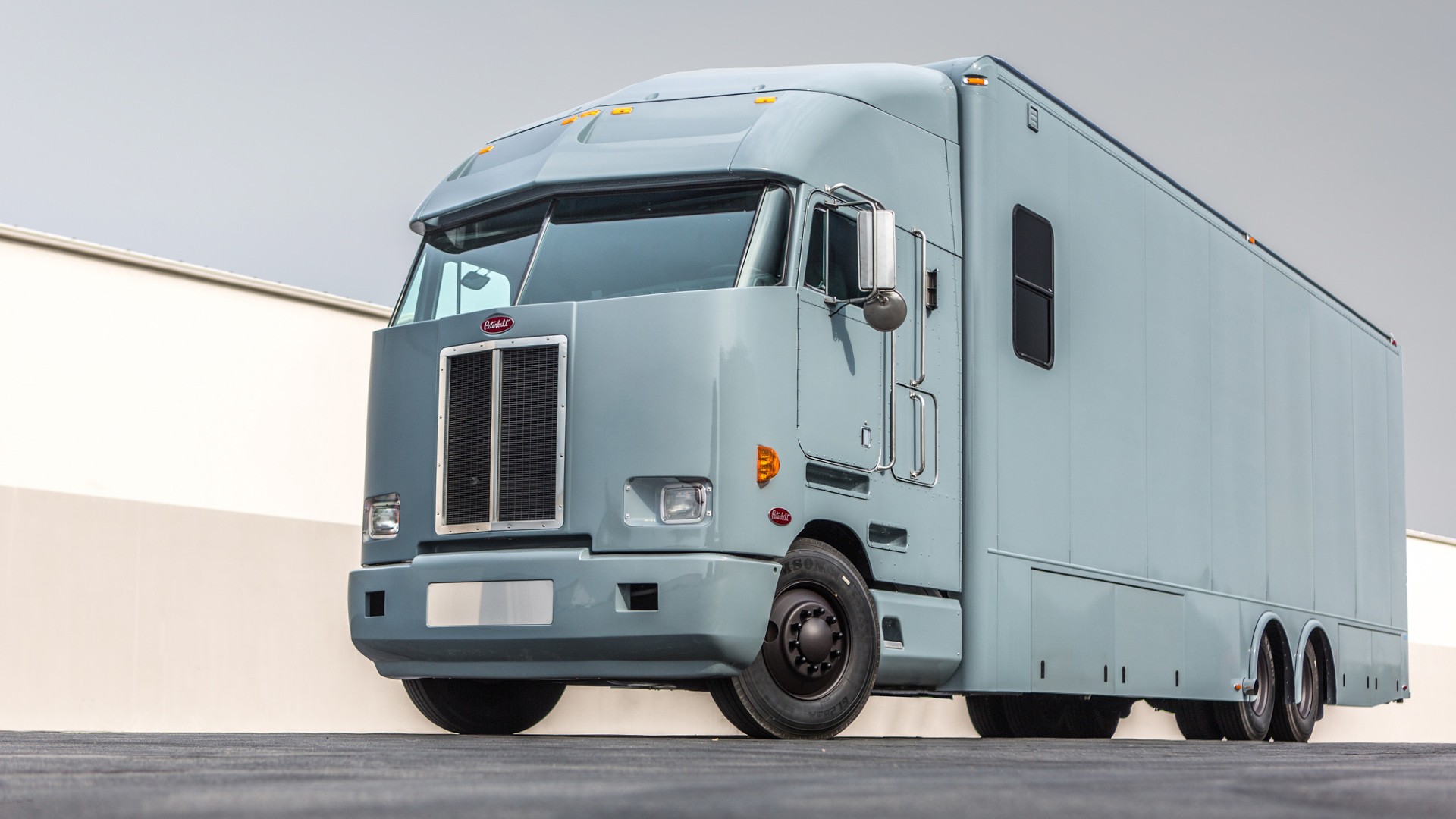 You Won't Find a Greater Car Hauler Than This Aero-Bodied Canepa Peterbilt