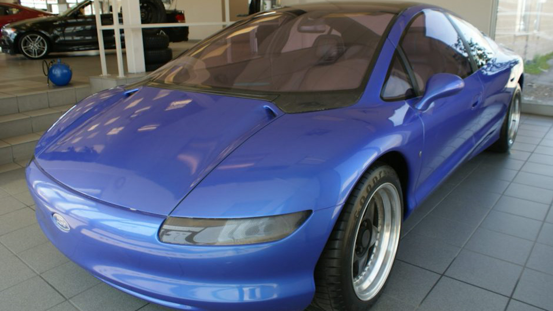 The Ford Ghia Concept Car Is a ’90s Vision of the Future That You Can ...