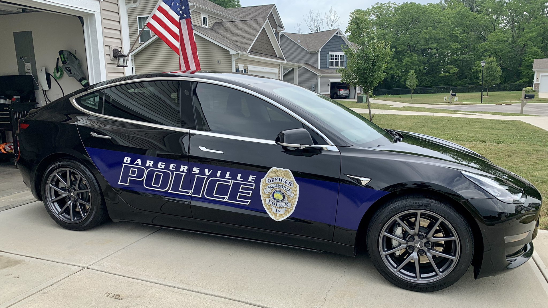 How a Tesla Model 3 Patrol Car Is Saving This Police Department ...