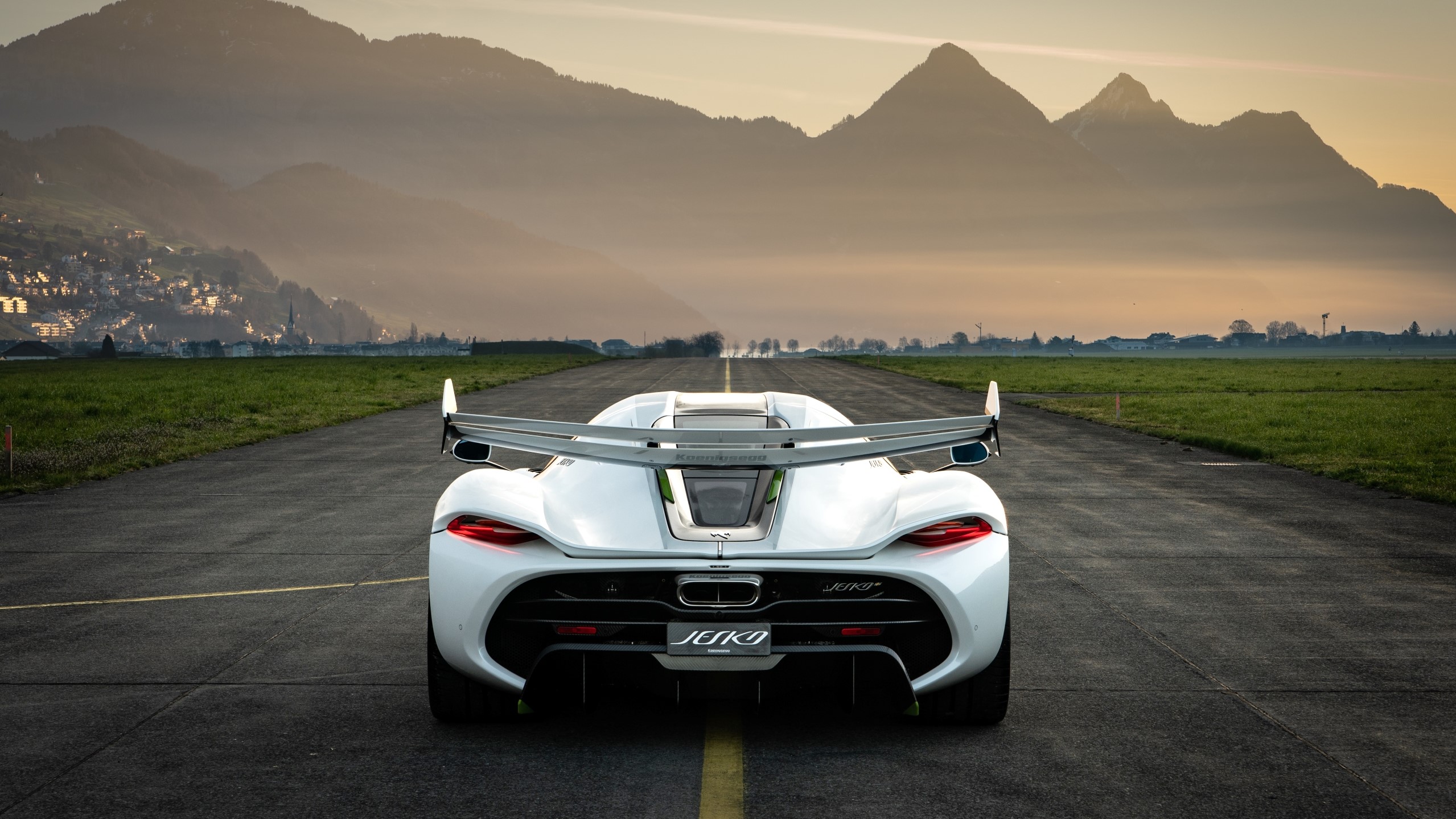 Behold the 1,600-HP Koenigsegg Jesko's Absolutely Glorious Exhaust Sound