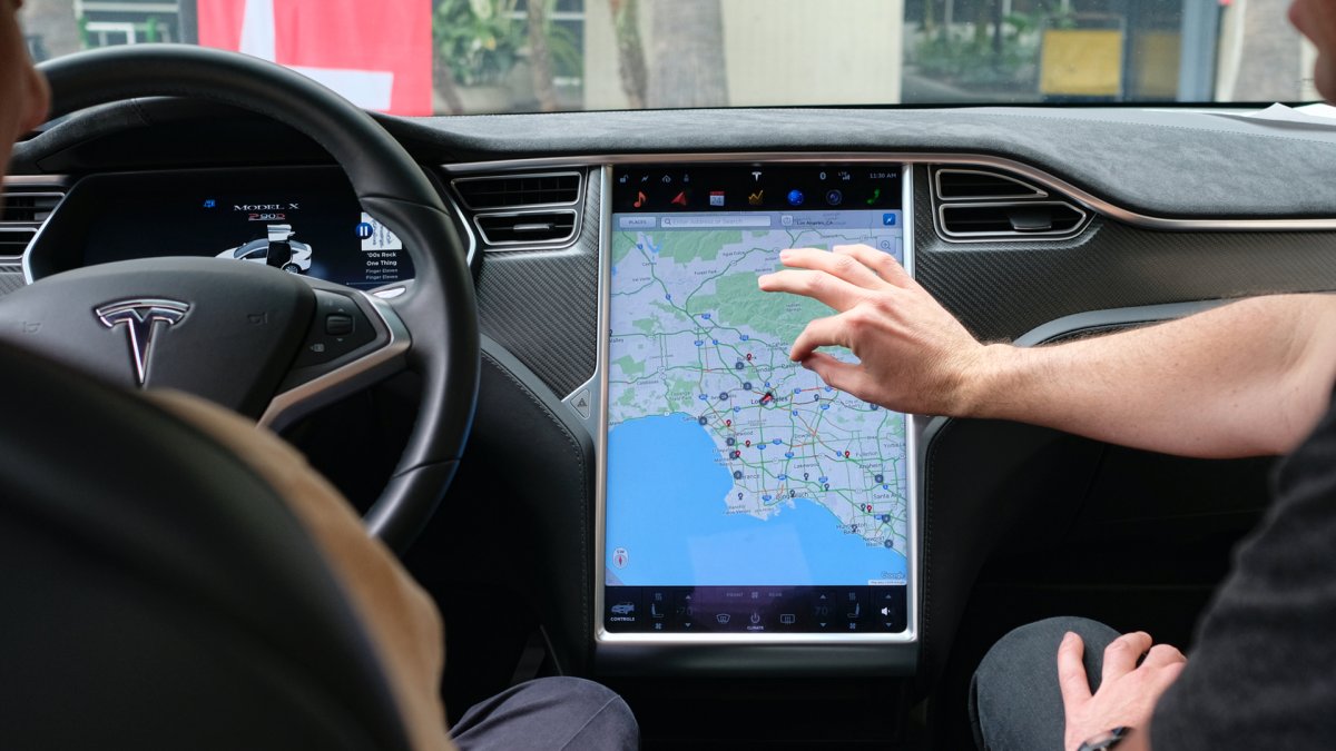 Tesla Claims Failing Touchscreens in NHTSA Recall Were Only Meant to ...