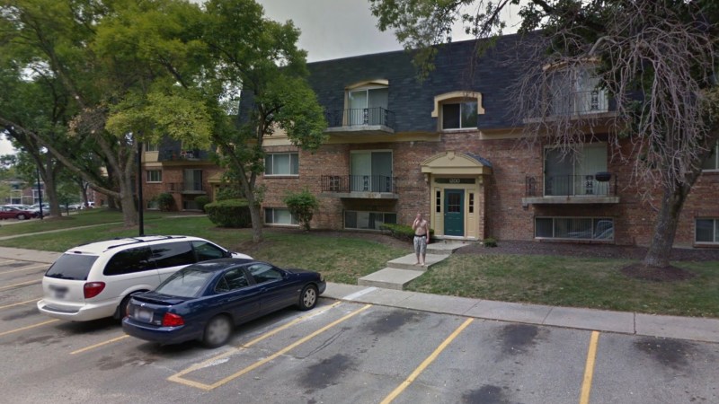 Lifted Pontiac Aztek With Mud Tires, AWD Is Probably Better On-Road