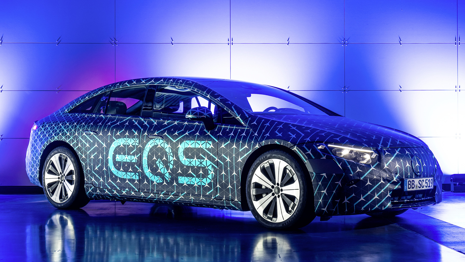 Look Beyond the 56-Inch Hyperscreen Because the Mercedes EQS Is Full of ...