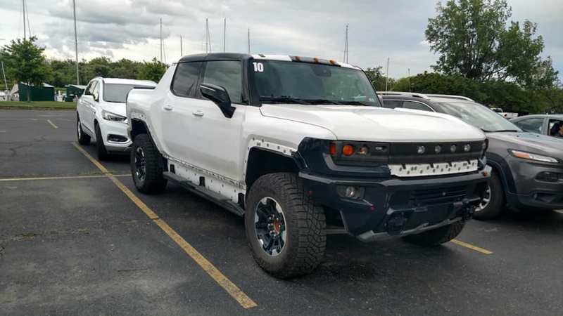 The GMC Hummer EV Pickup Will Weigh 9,046 Pounds: Report