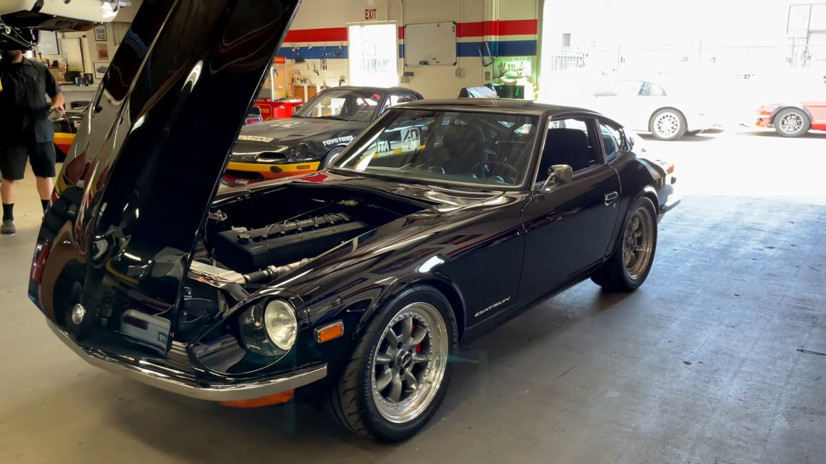 Nissan 240Z Roars With Honda-Style DOHC Head