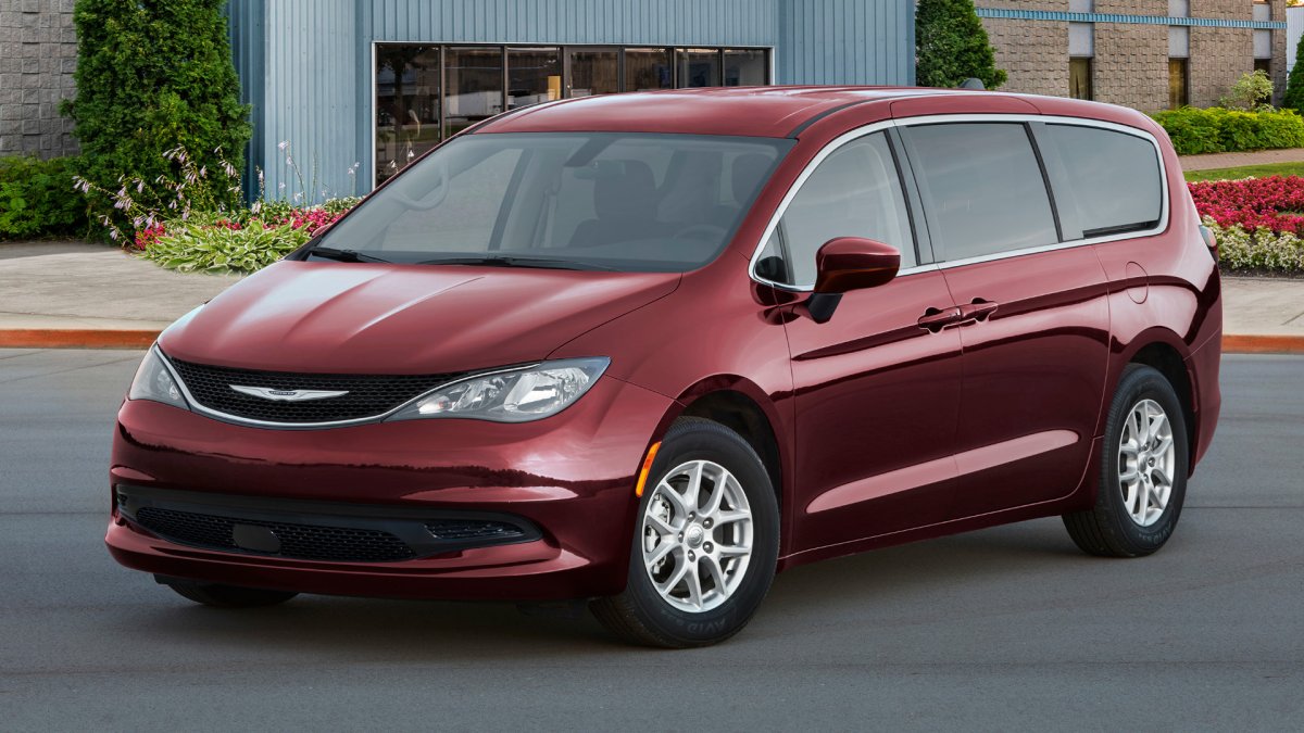 Chrysler’s Cheap Voyager Minivan Might Be Fleet-Only Next Year