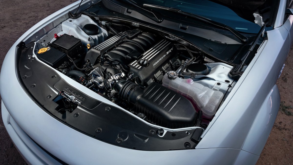 Inline-Six Engine to Replace Jeep, Dodge's V8 Likely to Debut in April