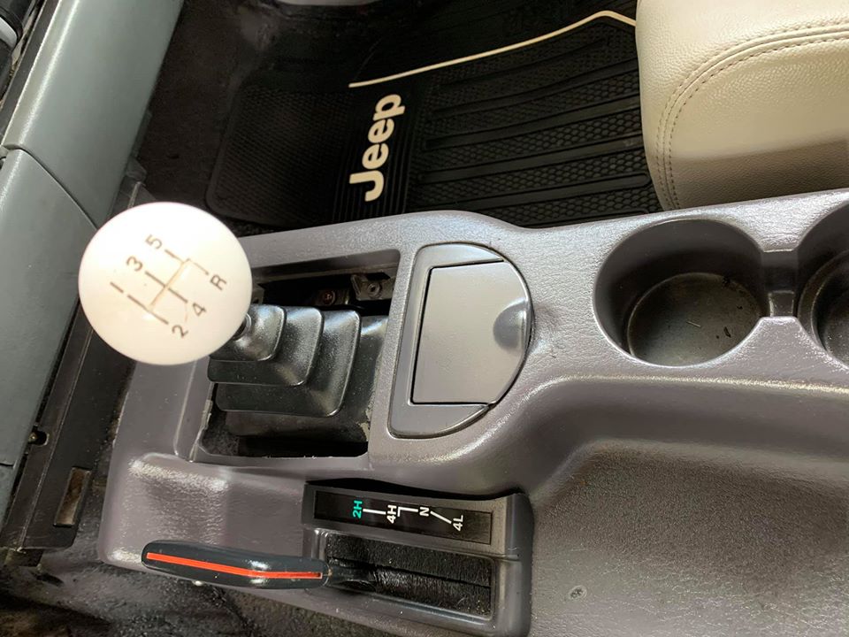 This Short-Bed, Stick-Shift Jeep Comanche Might Be the Perfect Used Pickup